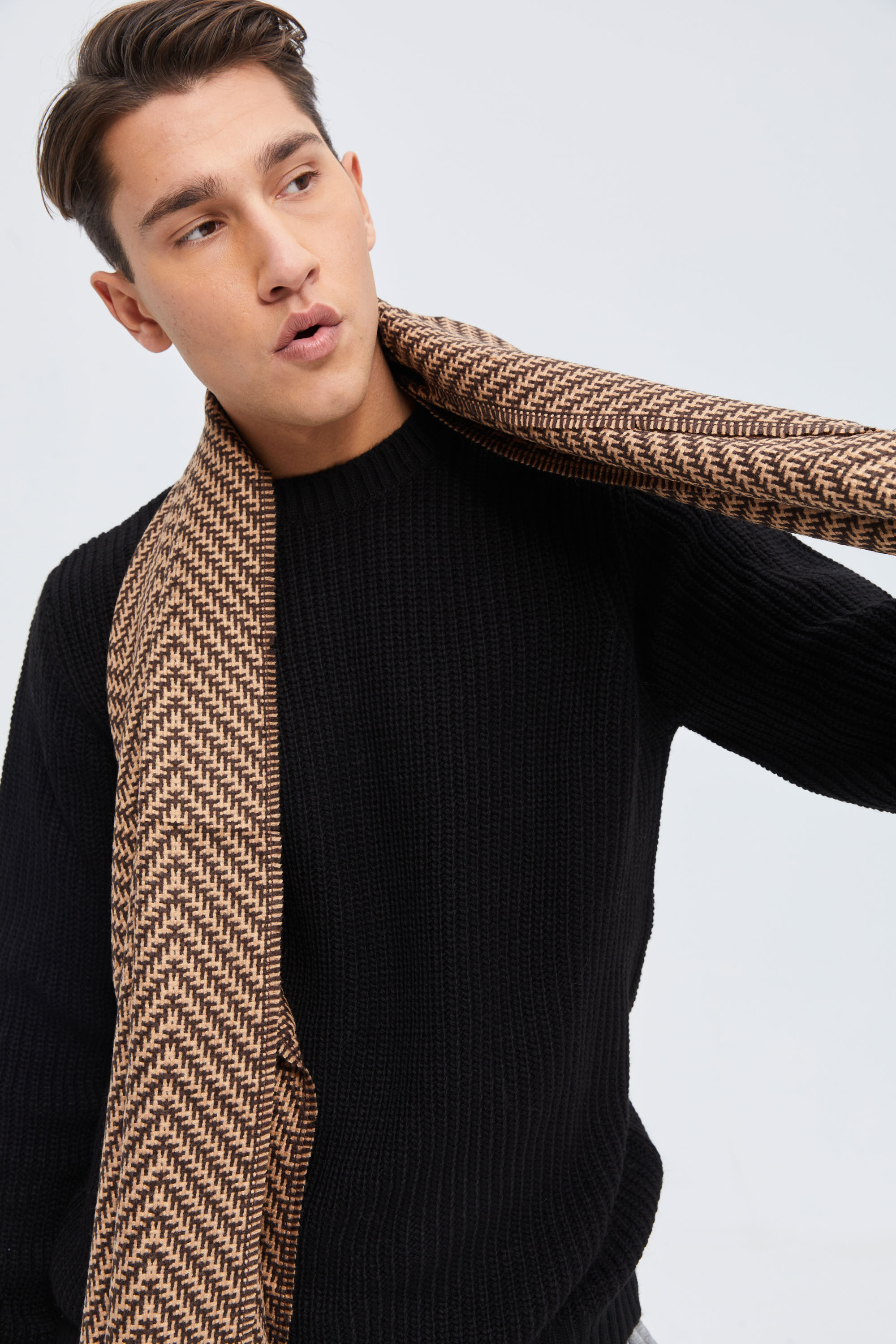 Beige Wool Scarf In Fishbone Pattern | Aristoteli Bitsiani